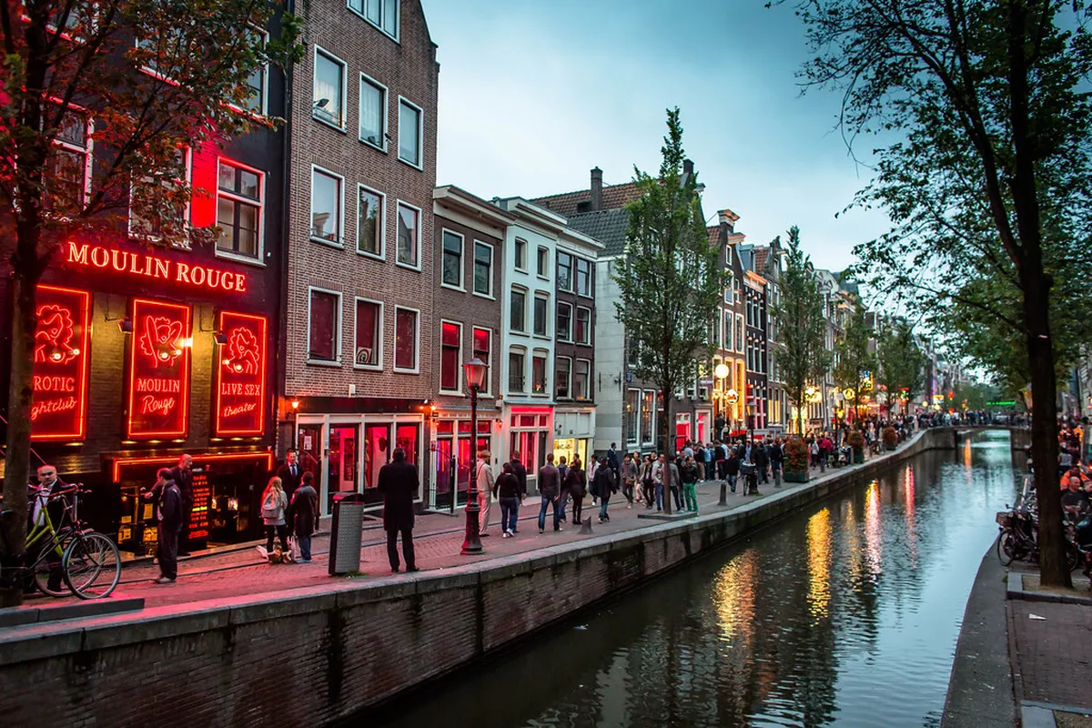 10 Essential Amsterdam Red Light District Rules: 2026 Guide | Europe ...